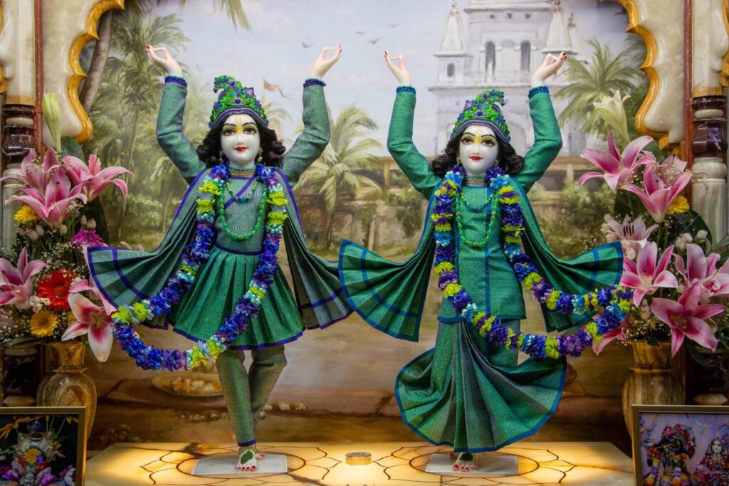Silk dress for temple-deities – Shyama Handmade